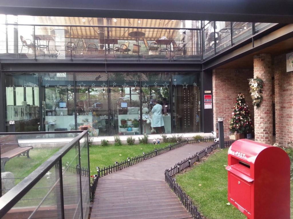 Top 15 It-Places to Eat and Drink in Hongdae, Sangsu District - Trazy ...